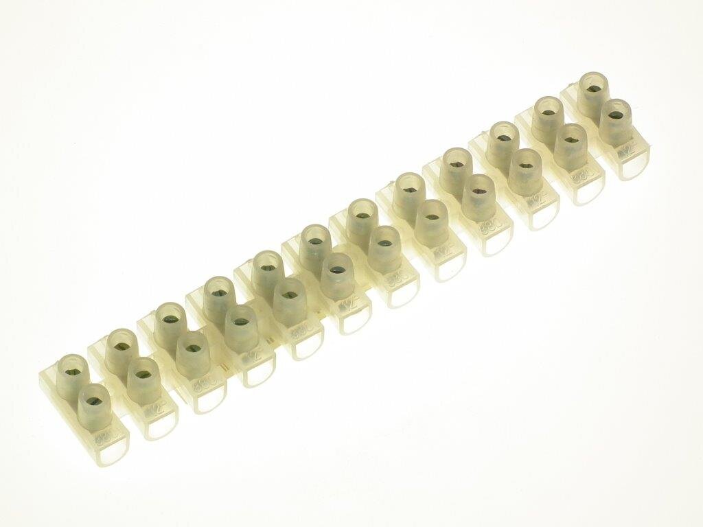 Powermaster 15 Amp PVC Strip Connector | 1394-04 – Ganly's